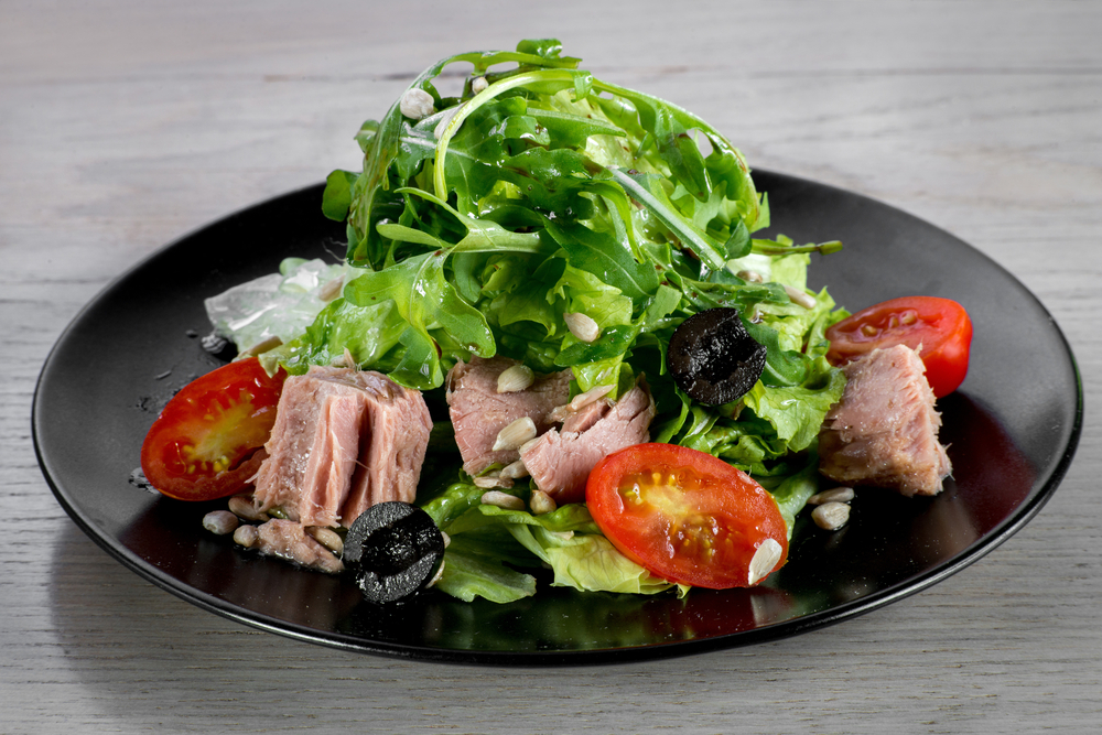 Receta de ensalada césar con atún - Unareceta.com