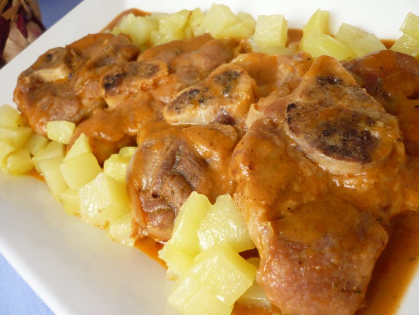 Receta de osobuco de ternera con patatas - Unareceta.com