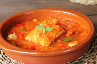 Receta de cazón en salsa marinera - Unareceta.com