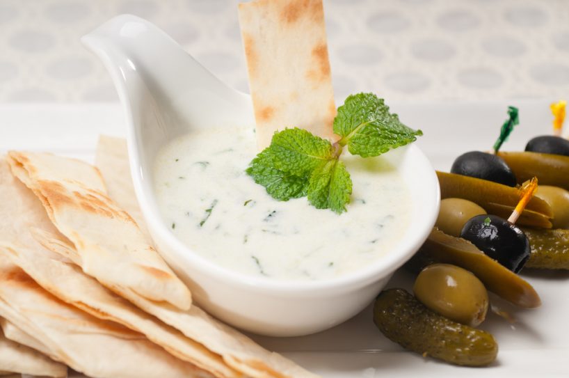 Receta de salsa de yogur y menta - Unareceta.com