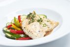 Receta de mero al horno con patatas y verduras - Unareceta.com